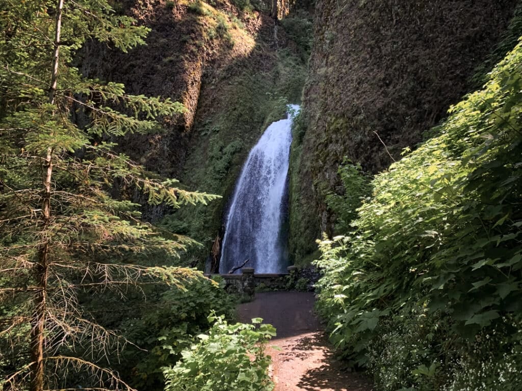 17 Best Waterfalls in Oregon You Can't Miss (Local's Guide)